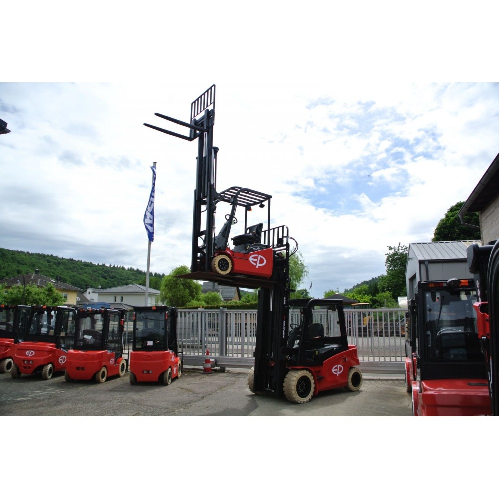 Noblelift FE4P80N Elektro-Gabelstapler – 8t Tragkraft 4,5m Triplexmast